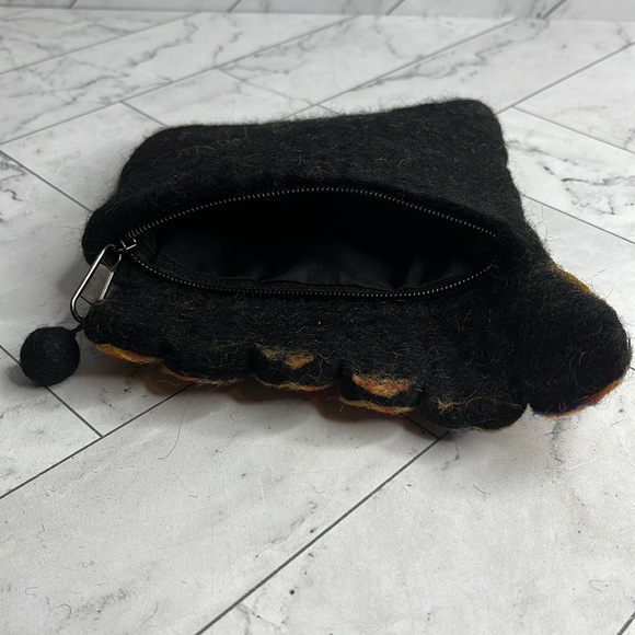 Bags | Nwt Handmade Felt Wool Coin Purse Zip Closure With Flap Round ...